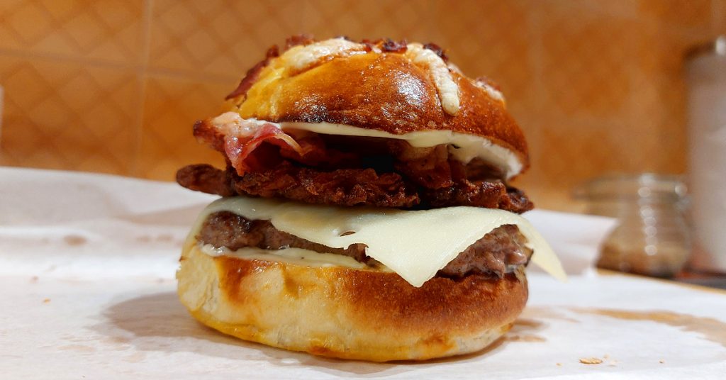 Polish Burger - przepis na polskiego burgera | Pan Zwałka